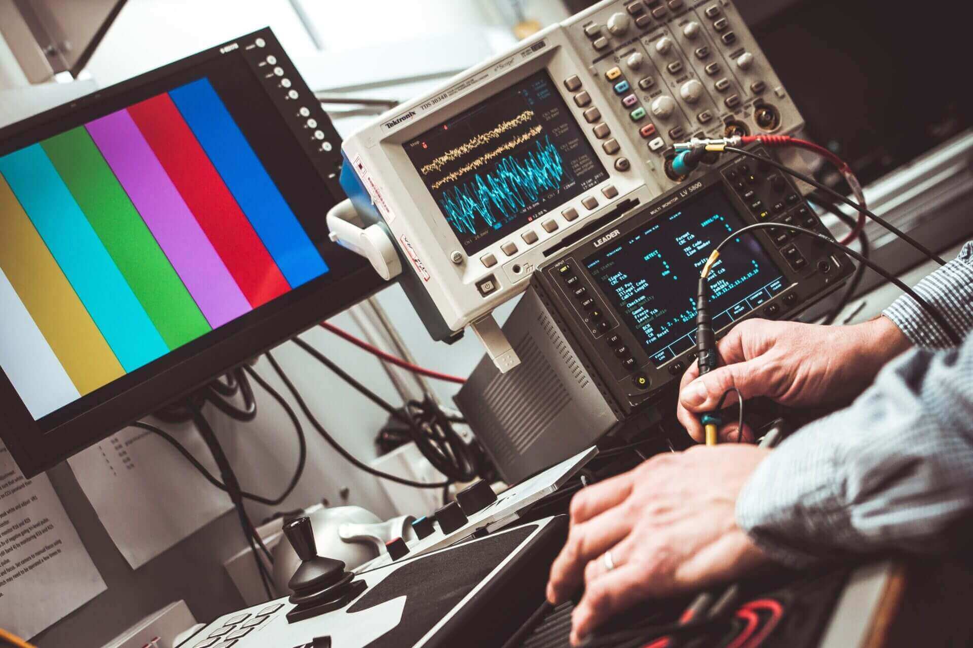 Dating An Engineer: 5 Reasons Why It Is Not So Hard!