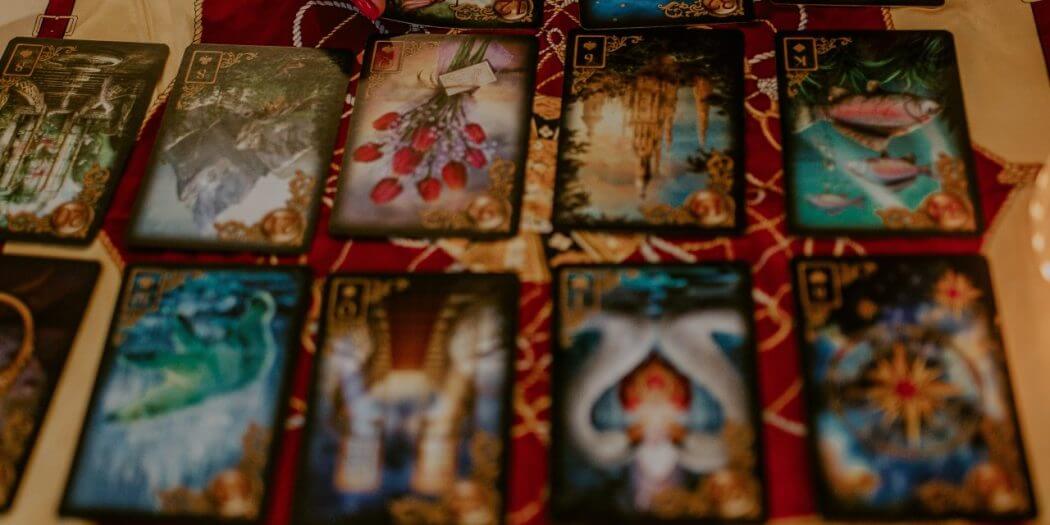 Tarot Spreads For Love And Relationships - SunSigns.Org